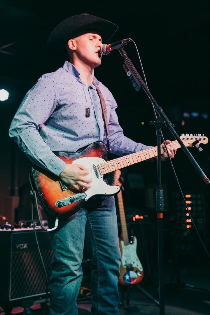 Ricky Valido Tour Dates, Concert Tickets, & Live Streams