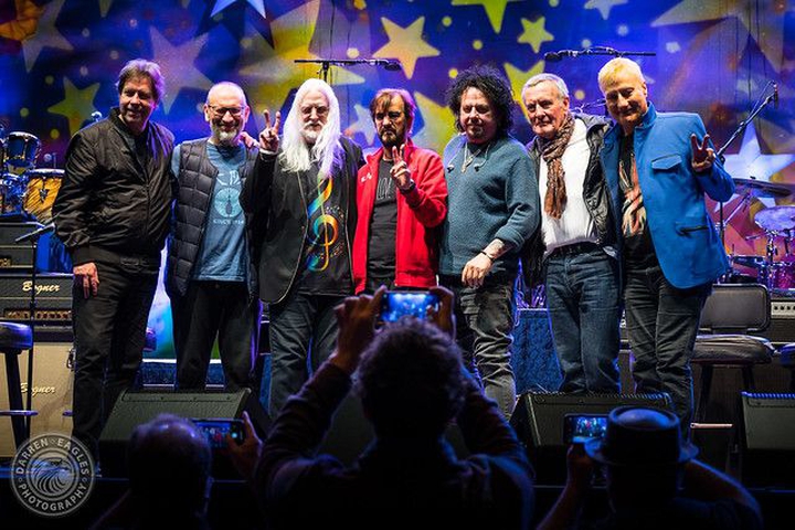 Colin Hay Concerts & Live Tour Dates: 2024-2025 Tickets | Bandsintown