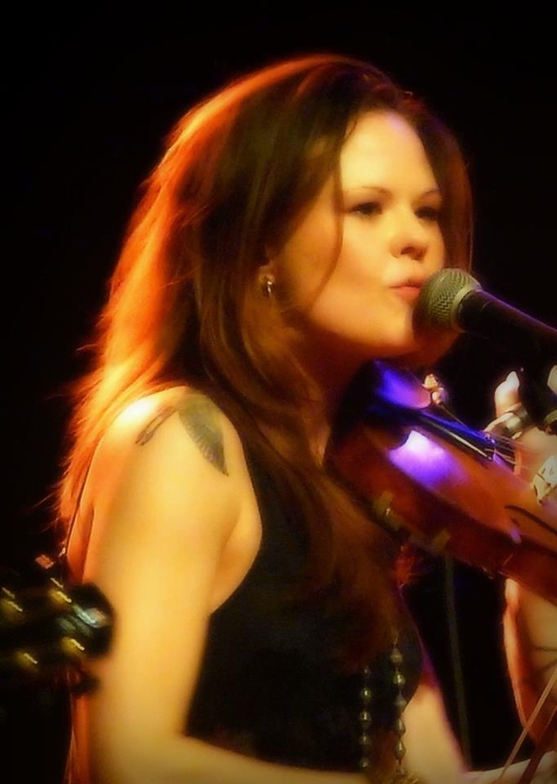 Tania Elizabeth Concerts & Live Tour Dates: 2025-2026 Tickets | Bandsintown