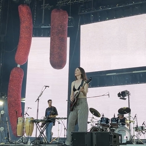 HAIM Tickets, 2022 Concert Tour Dates & Details | Bandsintown