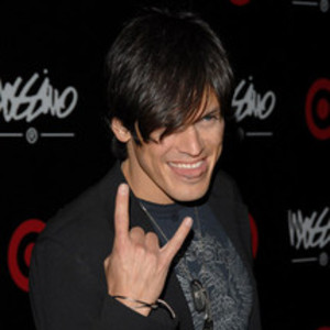 Mig Ayesa Concerts & Live Tour Dates: 2025-2026 Tickets | Bandsintown