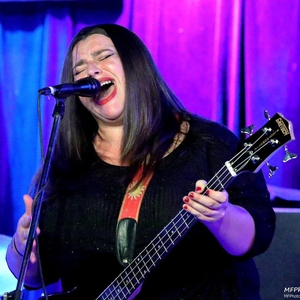 Amanda Fish Evansville Tickets, Mojo's BoneYard Sports Bar & Grille Nov ...