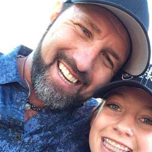 Chris Hawkey's Instagram, Twitter & Facebook on IDCrawl